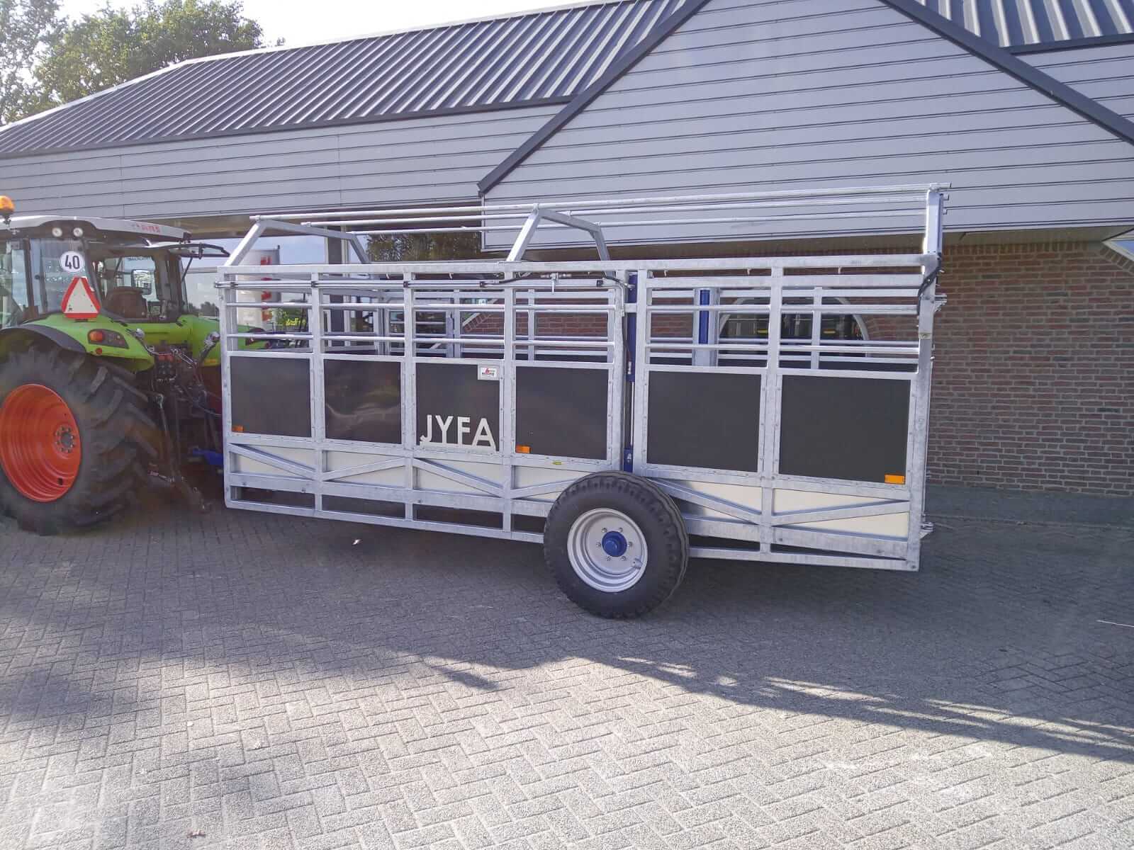 Afgeleverd in Haarle, nieuwe Jyfa veewagen Afgeleverd. Bruggeman Mechanisatie