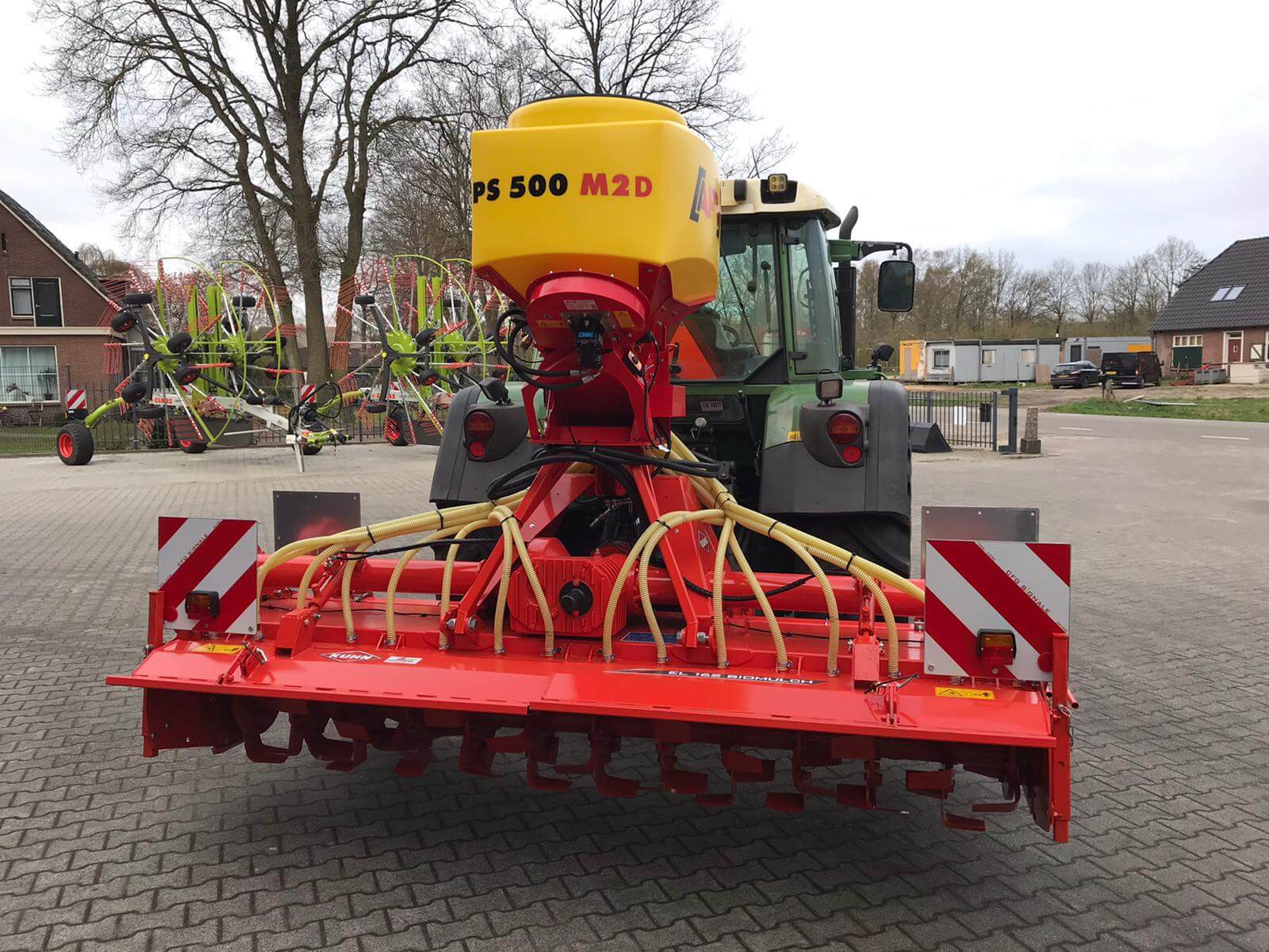 Afgeleverd: Kuhn frees met APV zaaimachine Afgeleverd. Bruggeman ...